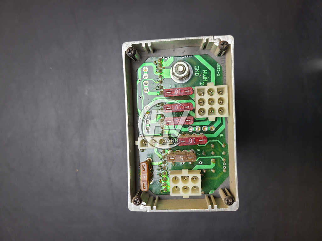 USED HWH 310 SERIES AP10086 CONTROL BOX – RV Yard